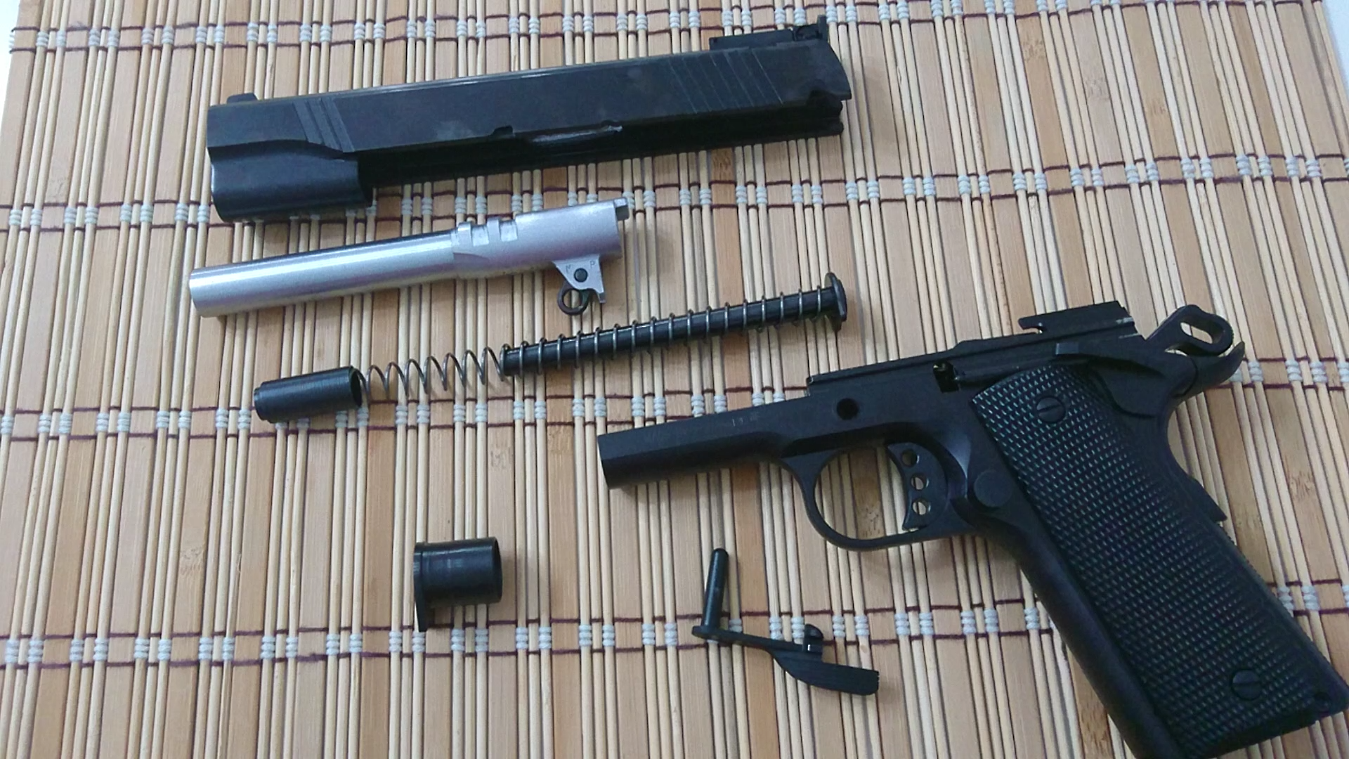 Intro Pistol | 4 – Principii functionare: Straight Blowback vs. Short ...